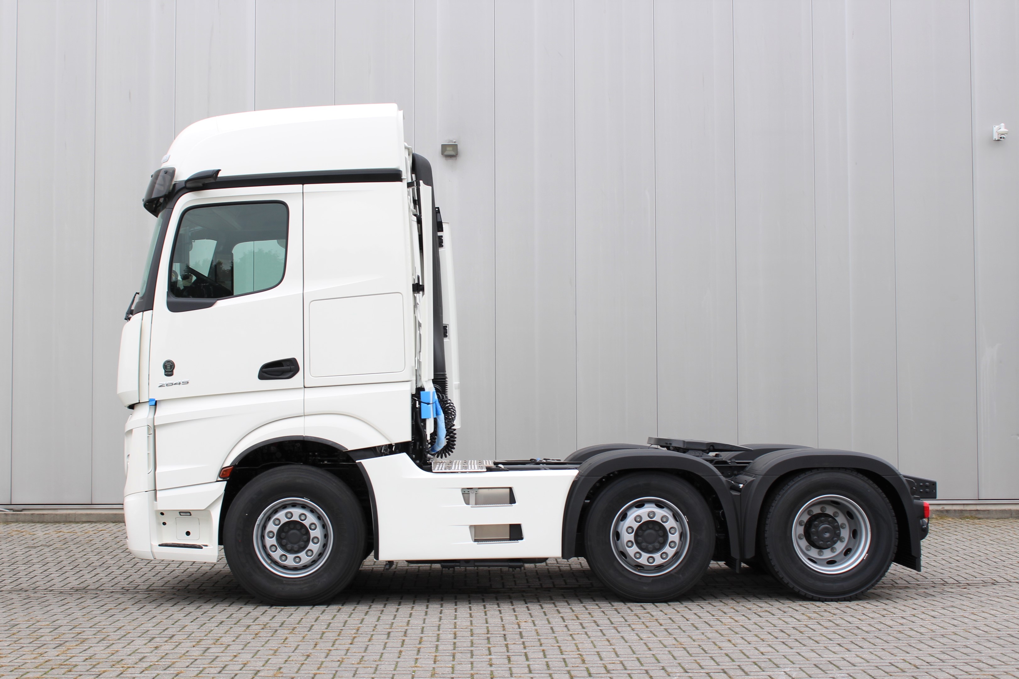 Mercedes-Benz Actros | VEAP Shield United